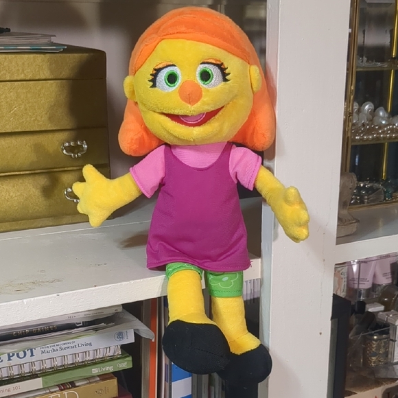 Sesame Street | Toys | Sesame Street Bush Gardens Julia Autism Plush ...
